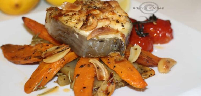 Anghila la cuptor cu garnitura de cartofi