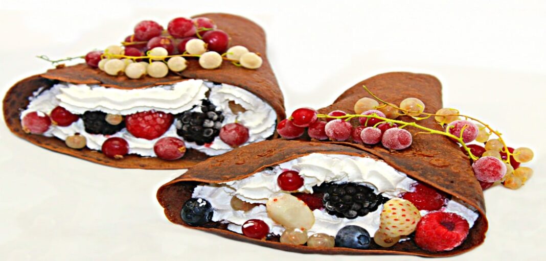 Clatite cu ciocolata si fructe de padure - Adygio Kitchen