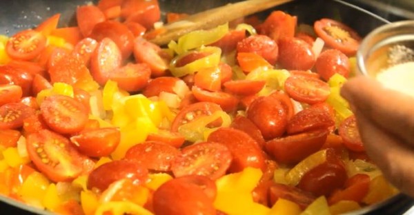 Menemen sau omleta turceasca reteta video - Adygio Kitchen