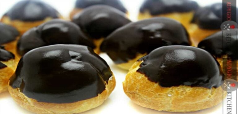 Profiterol reteta de cofetarie cu ciocolata si frisca - Adygio Kitchen
