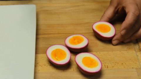 Oua umplute colorate natural reteta video