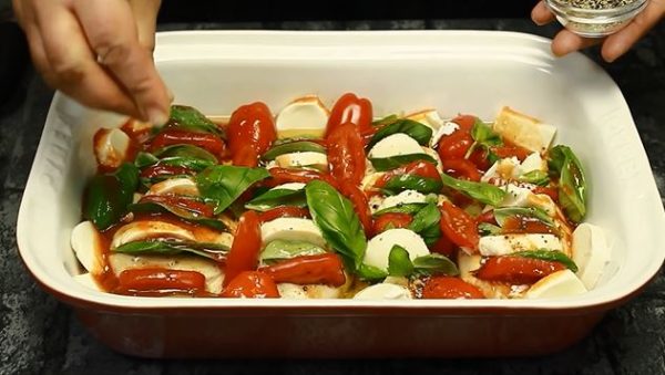 Pui Caprese la cuptor reteta sau piept de pui umplut