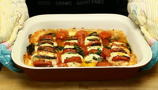 Pui Caprese la cuptor reteta sau piept de pui umplut