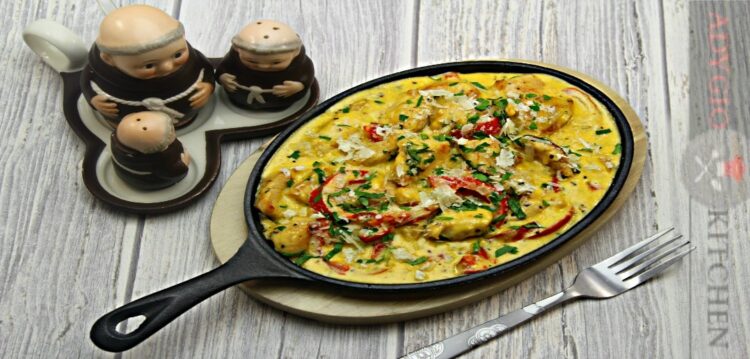 Pui in sos carbonara reteta cu piept de pui - Adygio Kitchen