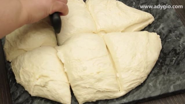 Placinte cu branza la cuptor,placinte babane rusesti - Adygio Kitchen