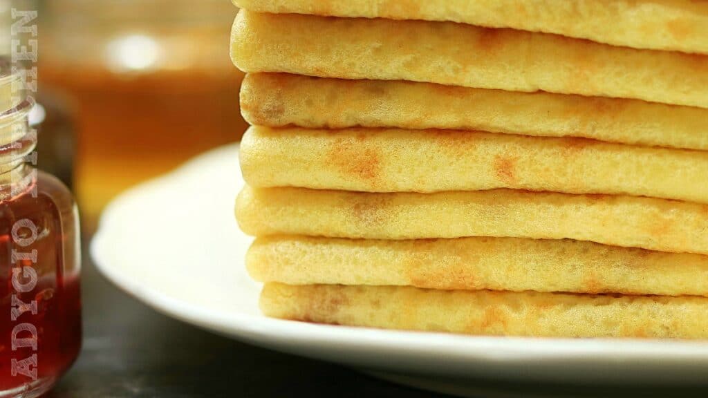 Clatite reteta clasica, pufoase si moi - Adygio Kitchen