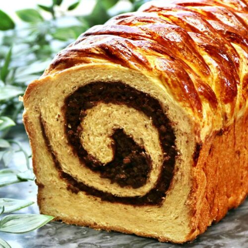 Cozonac de casa domnesc cu nuca si halva reteta - Adygio