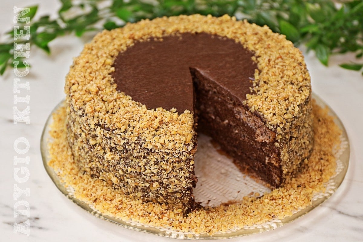 Tort cu nuca si ciocolata - Adygio Kitchen