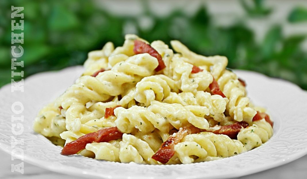 Paste cu sos alb - Adygio Kitchen