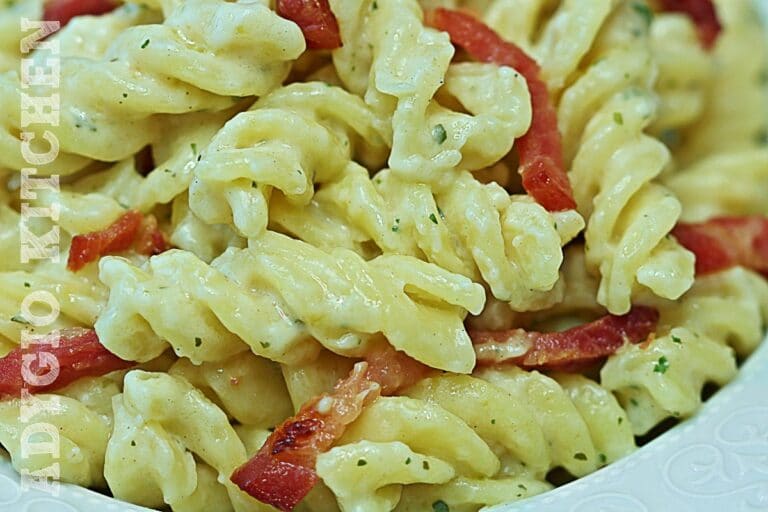 Paste cu sos alb - Adygio Kitchen