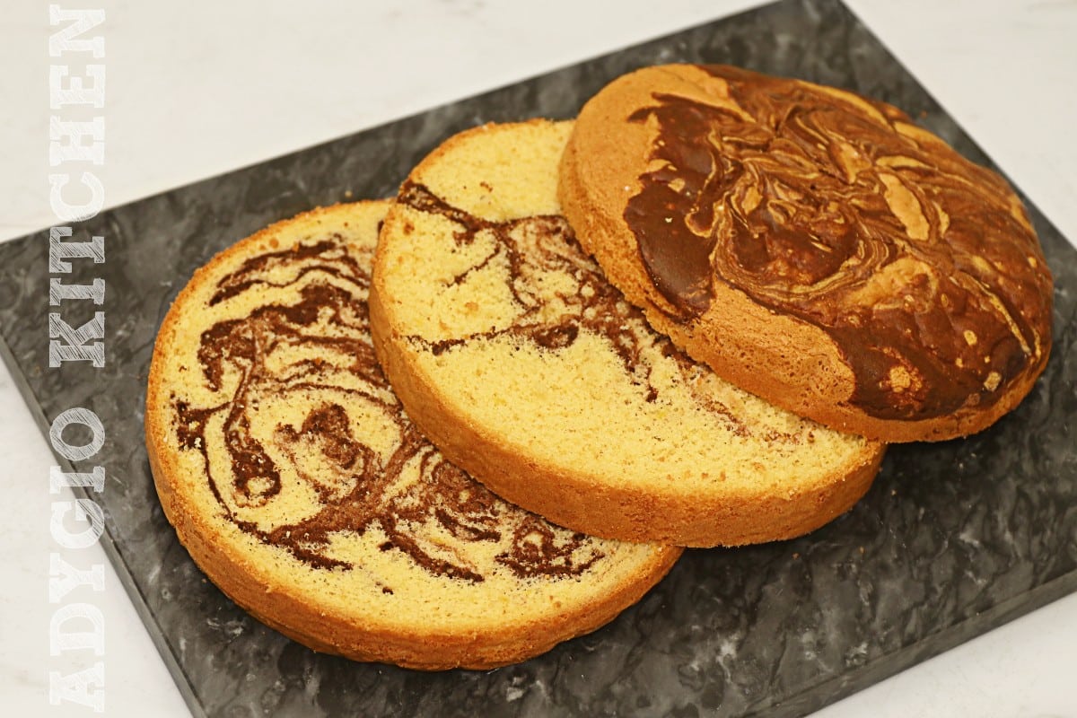 Blat de tort din 6 oua - cu vanilie si cacao - Adygio Kitchen