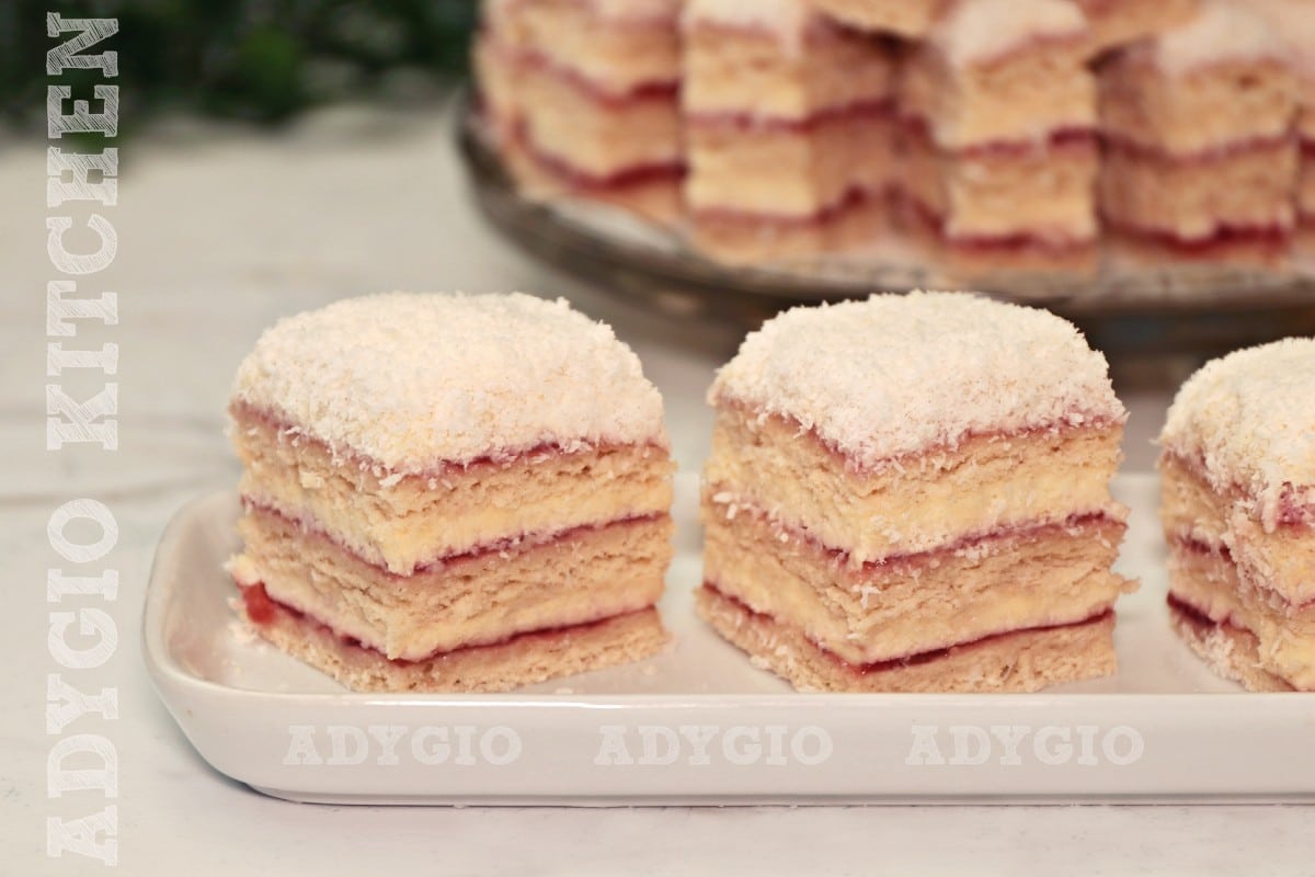 Prajitura Alba ca Zapada cu gem - Adygio Kitchen